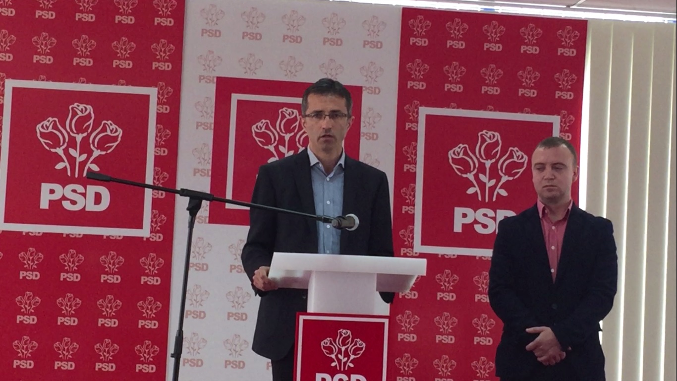 Dragoş Benea la final de mandat. Am reuşit să îi adresez şi eu 2 ...